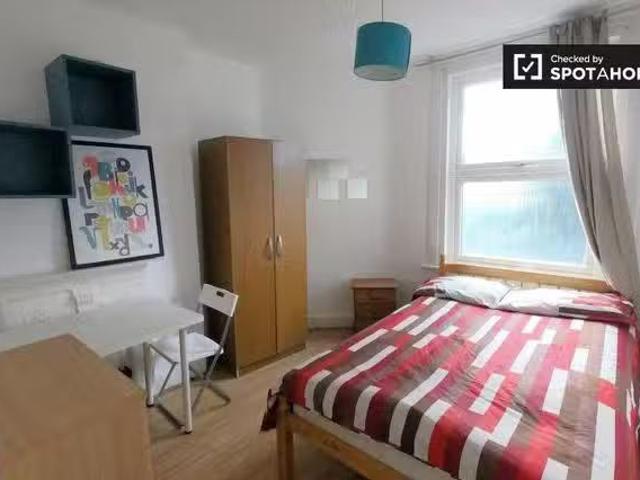 Cheap 1 BR Room in shared 6 bedroom in Saint Ann' s, Lond.