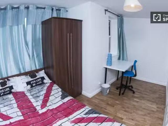 Rental! 1 BR Rooms for rent in 5 bedroom house in Southwark, L.
