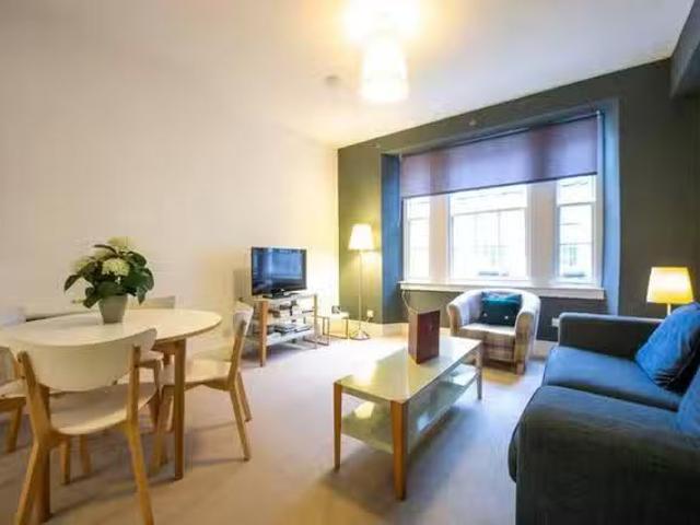 Just in! 1 BR Rose Street South Lane