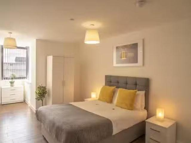 Charming 1 BR Silkhouse Court Studio