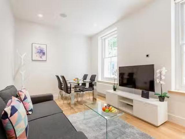 Unique 1 BR Tottenham Court Road, London