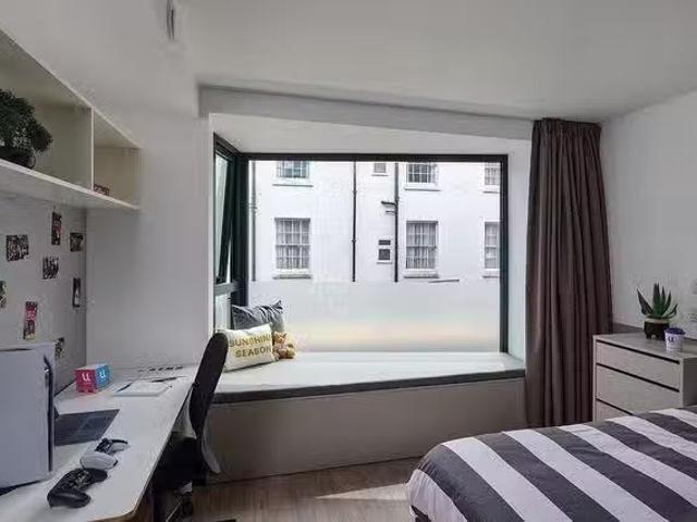 Nice 1 BR Unilife Bargate House Premium Studio