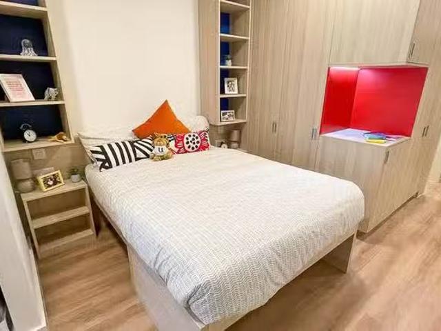 Charming 1 BR Unilife Sparkford House Premium Plus