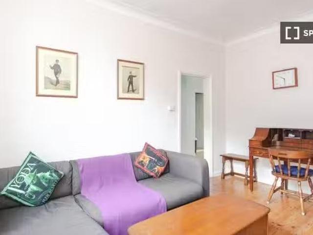 For Rent! 1 BR 2 bedroom apartment for rent in Cathedrals, Lon.