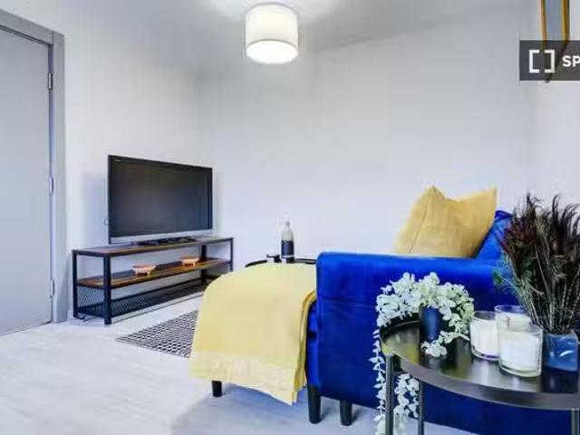 Cheap 1 BR 2 bedroom apartment for rent in High Wycombe