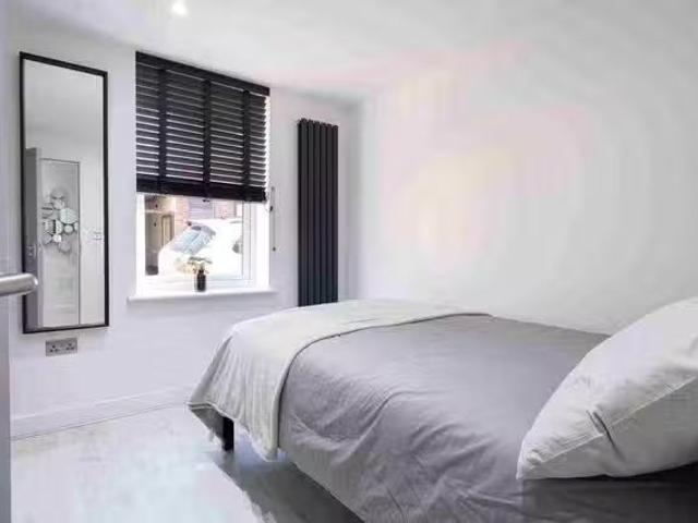 Nice 1 Room 12 Westfield Street, LN1 4 Beds 3 Baths