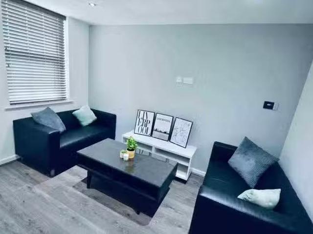 Rental! 1 Room 75 Ling Street, L7 6 Beds 3 Baths