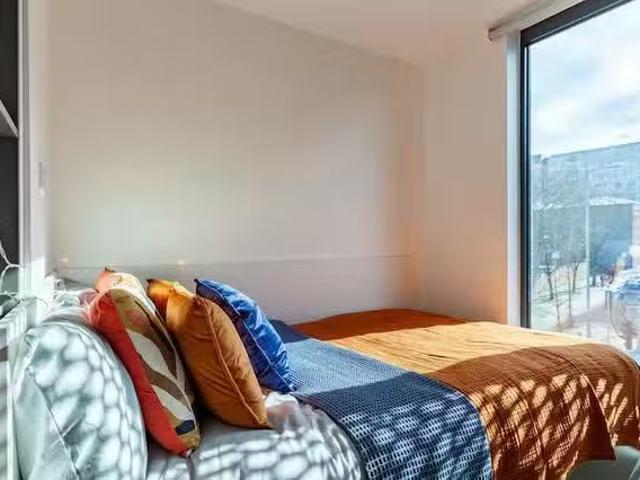 Nice 1 Room Medici 5 Bed Cluster En suite