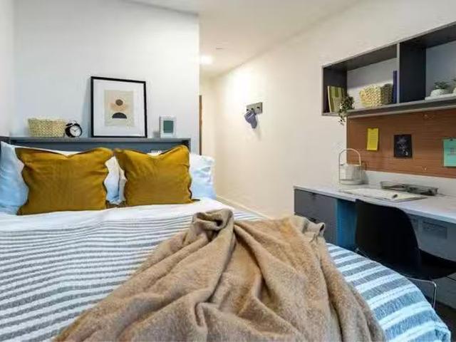 Cheap 1 Room Waterside Bristol Classic 8 Bed Ensuite