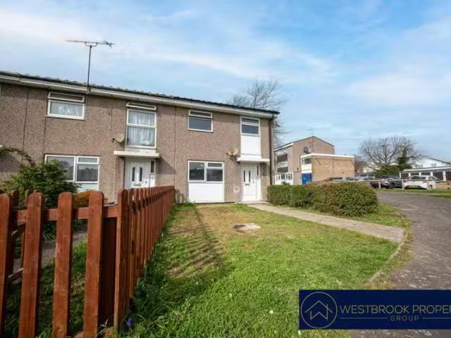 Cheap 2 BA 1 bedroom end of terrace house for rent in Cramphor.