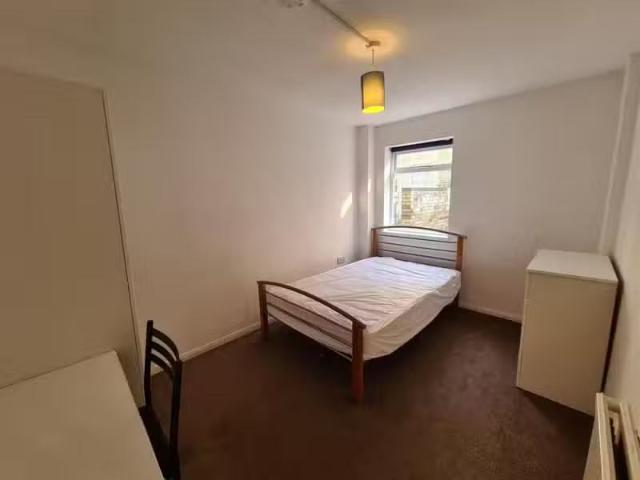 Cheap 2 BA 1 bedroom house for rent in 28 Newmarket Road, Camb.