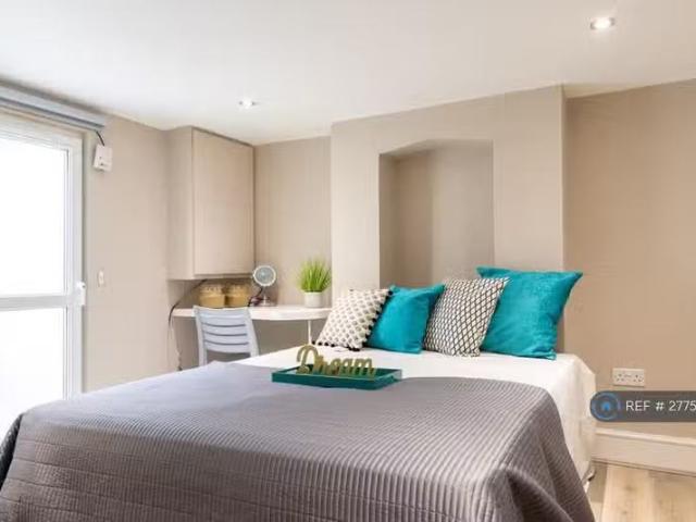 New 2 BA 1 bedroom house share for rent in St. Pauls Road, Che.