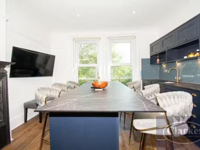 Unique 2 BA 1 bedroom maisonette for rent in Carlton Road, Spr.