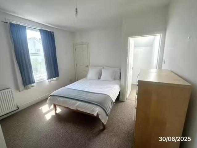Cheap 2 BA 2 bedroom apartment for rent in Gloucester Road, Bi.