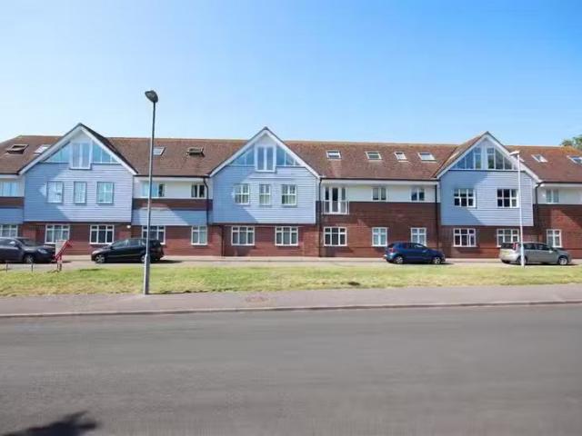 Cheap 2 BA 2 bedroom apartment for rent in Lakewood Road, High.