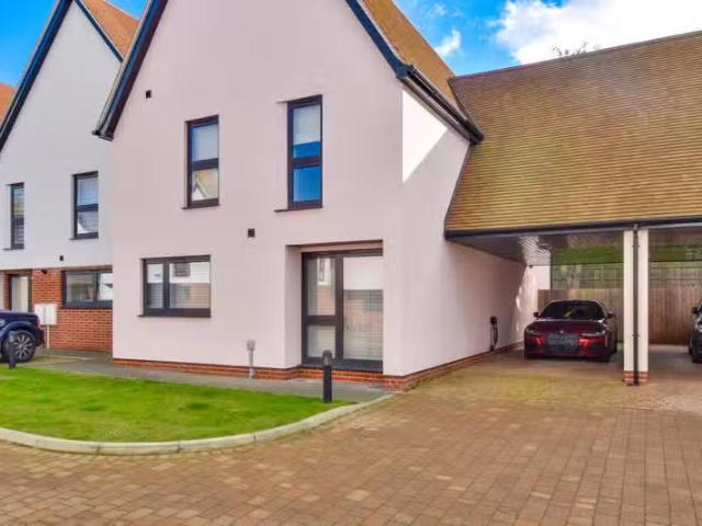 Just in! 2 BA 2 bedroom apartment for rent in Lees Close, Thax.