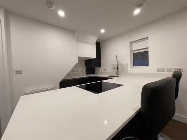 Cheap 2 BA 2 bedroom apartment for rent in Ninian Road, Cardif.