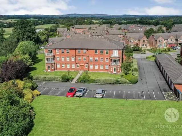Nice 2 BA 2 bedroom apartment for rent in St. Andrews Road, Ol.