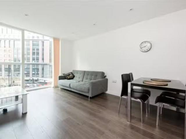 Deal! 2 BA 2 bedroom apartment for rent in Tennyson Apartments.