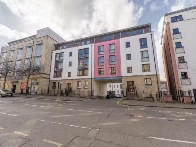 Unique 2 BA 2 bedroom flat for rent in Mc Donald Road, Leith.