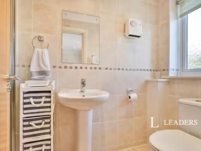 Unique 2 BA 2 bedroom flat for rent in Berrington, 74 Becton L.