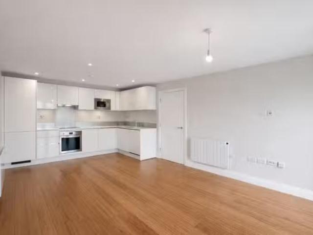 Deal! 2 BA 2 bedroom flat for rent in Gordon Road, High Wycomb.