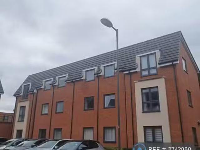 Cozy 2 BA 2 bedroom flat for rent in Irving Path, Aylesbury, H.