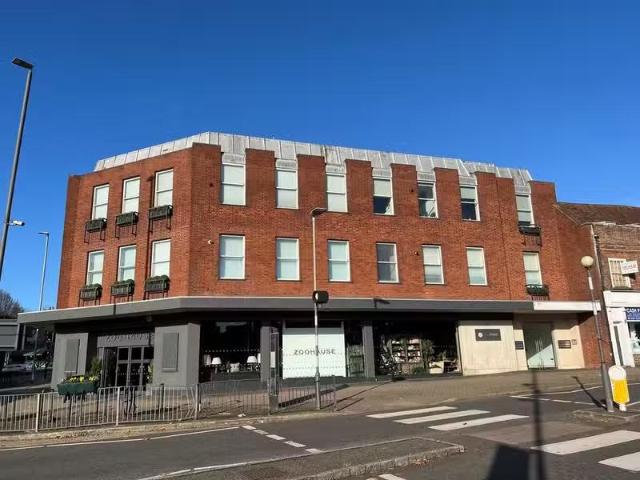 Just in! 2 BA 2 bedroom flat for rent in St Peters Street, St.