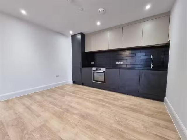 For Rent! 2 BA 2 bedroom flat for rent in Tair Erw Gain, CF11