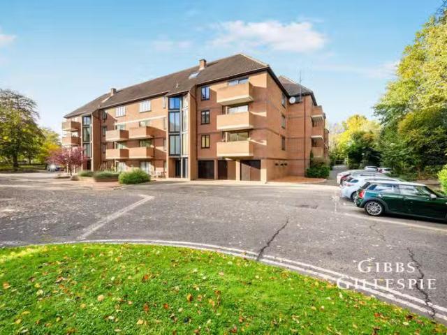 Cheap 2 BA 2 bedroom flat for rent in Winslow Close, Pinner, HA5