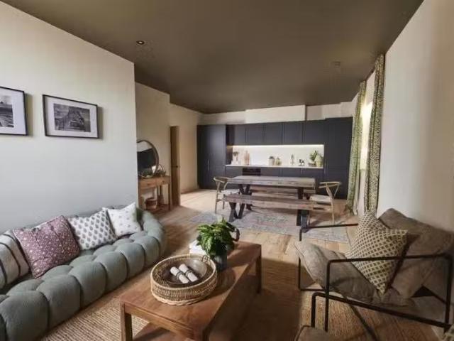 Cheap 2 BA 2 bedroom flat for rent in 19 Paternoster House, Ex.