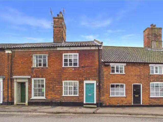 Cheap 2 BA 2 bedroom Mid Terrace House to rent, Ballygate, Bec.