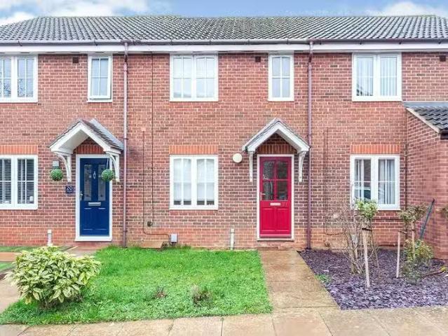 Cheap 2 BA 2 bedroom Mid Terrace House to rent, Tamar Close, S.