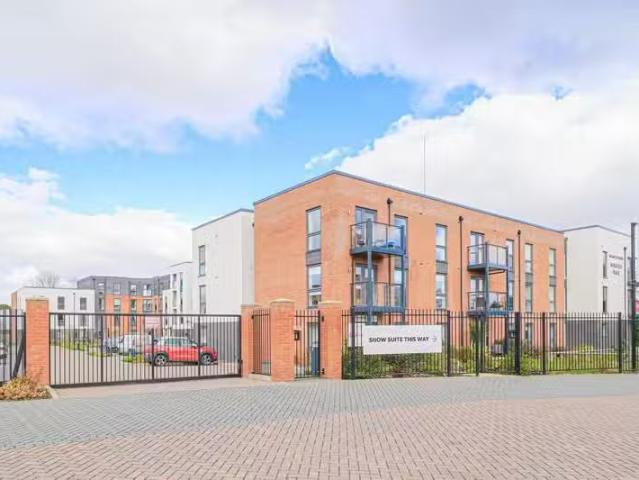 Deal! 2 BA 2 bedroom retirement property for rent in Connaught.