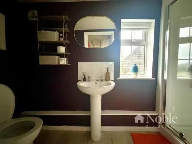 New 2 BA 2 bedroom semi detached house for rent in The Forest.