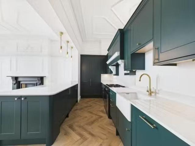Just in! 2 BA 3 bedroom apartment for rent in Marine Parade, W.