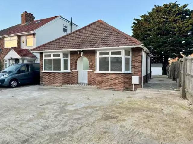 Cheap 2 BA 3 bedroom bungalow for rent in Pepys Way, Girton, CB3