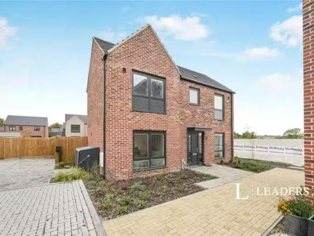 Rental! 2 BA 3 bedroom detached house for rent in Brigettine S.