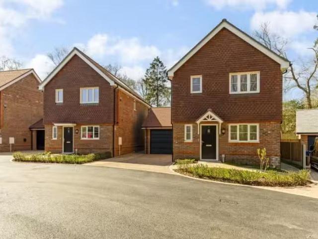 Rental! 2 BA 3 bedroom detached house for rent in Petticoat Cl.