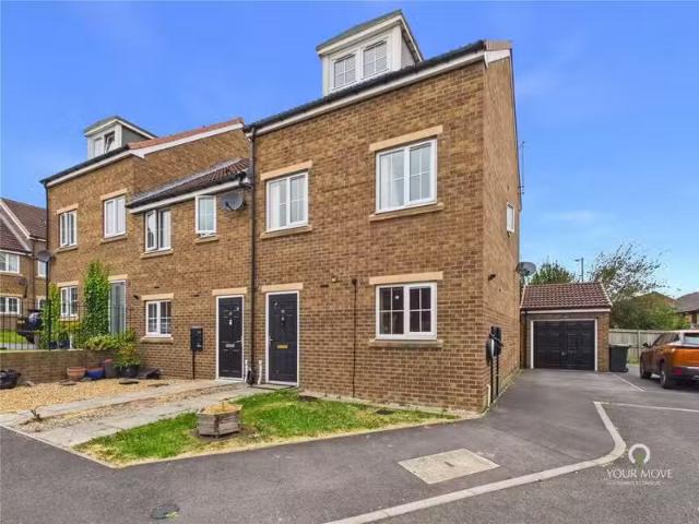 New 2 BA 3 bedroom End Terrace House to rent, Church Square, B.