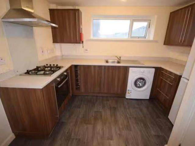 Unique 2 BA 3 bedroom flat for rent in Aviation Avenue, Hatfie.