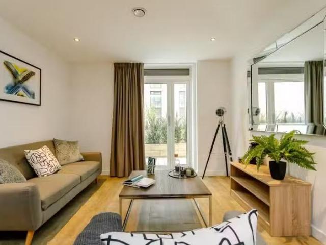 Just in! 2 BA 3 bedroom flat for rent in Allegro, Exchange Squ.