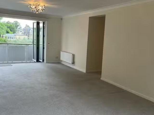 Cheap 2 BA 3 bedroom flat for rent in Severnleigh Gardens, Sto.