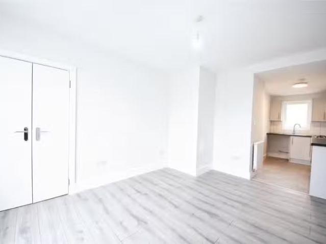 Nice 2 BA 3 bedroom flat for rent in Whitta Road, Manor Park.