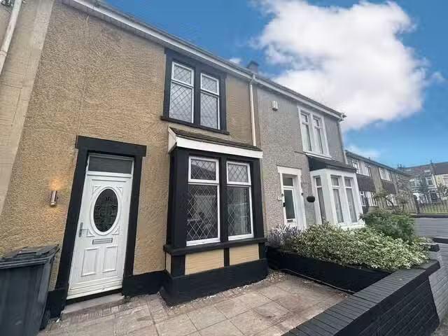 Cheap 2 BA 3 bedroom house for rent in Balaclava Road, Fishpon.