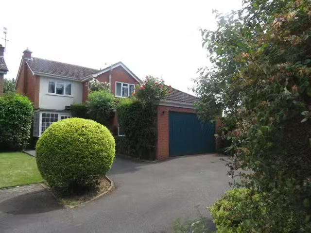 Unique 2 BA 3 bedroom house for rent in Ridgewood Close, Leami.