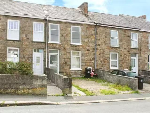 Cheap 2 BA 3 bedroom Mid Terrace House to rent, Fore Street, B.