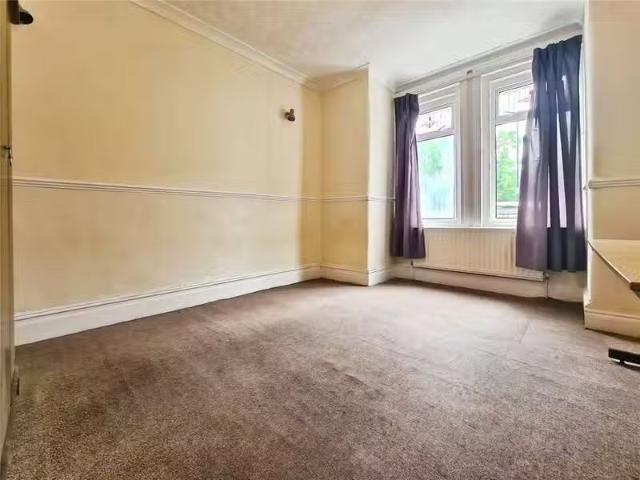For Rent! 2 BA 3 bedroom Mid Terrace House to rent, Livingston.