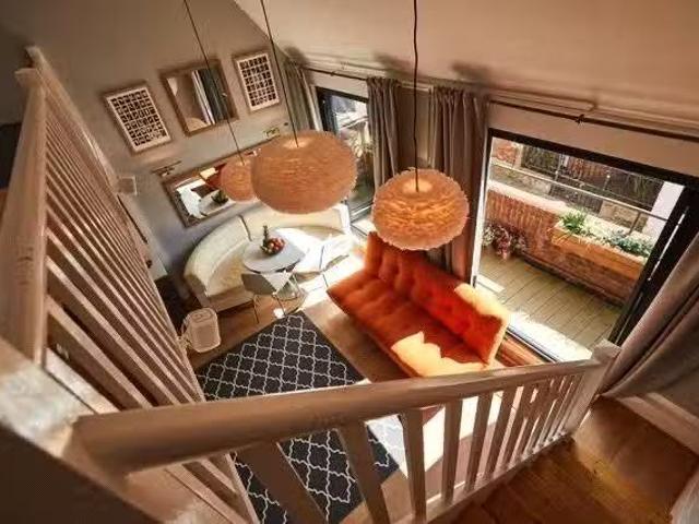 Charming 2 BA 3 bedroom property to let in St. Michaels Street.