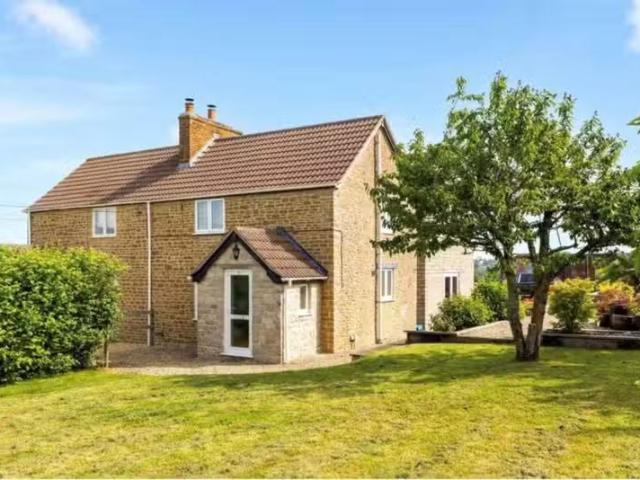For Rent! 2 BA 3 bedroom semi detached house for rent in Marst.
